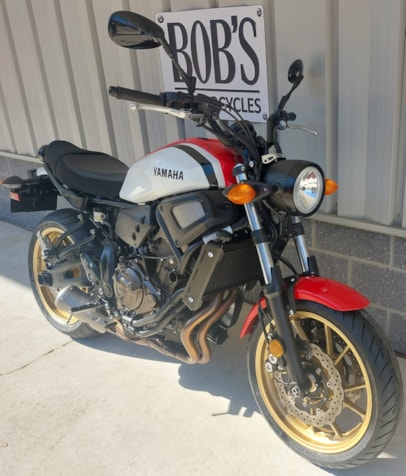 Pre-owned 2020 Yamaha XSR700 White/Red for Sale in Jessup | near ...