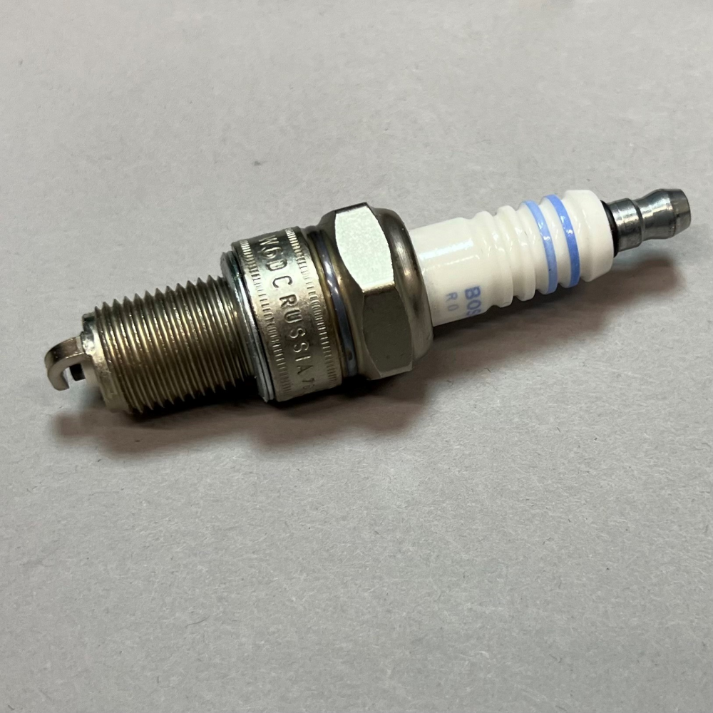 Spark Plug W6DC for 1970-'84 Airheads (See Applications) | Bob’s ...